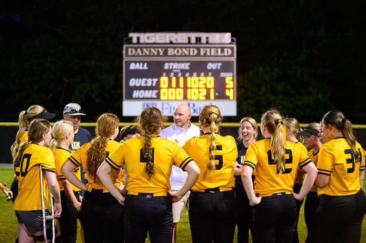 Lady Bees win program's 3rd region title | Sports | herald-citizen.com
