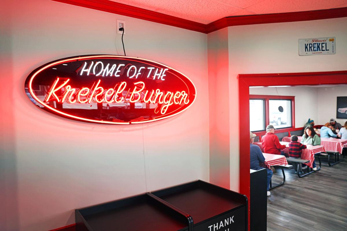 Families return to favorite local restaurants on holidays