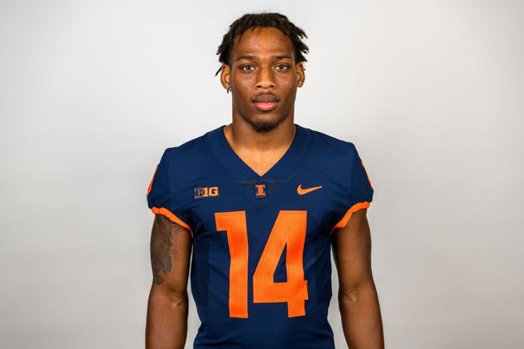 Versatile Xavier Scott embracing role on Illinois' defense