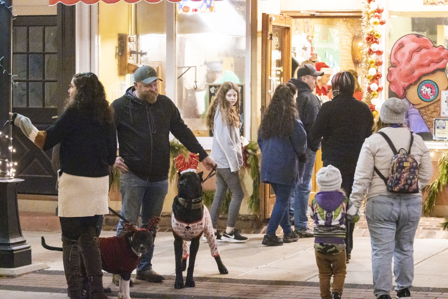 Downtown Decatur Christmas Walk, and tree lighting set for Wednesday