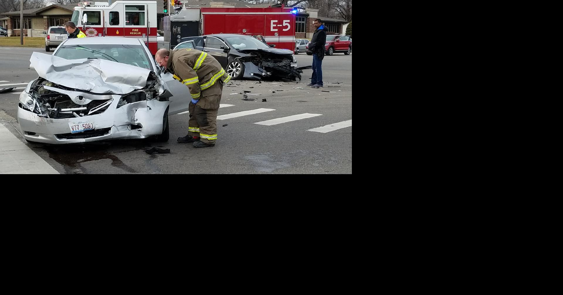 2 injured after 2-vehicle crash at Pershing, MacArthur