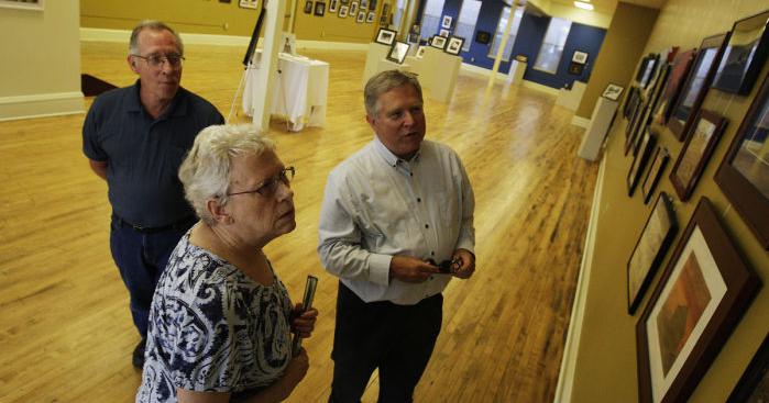 What makes a good photo? Decatur Camera Club members know