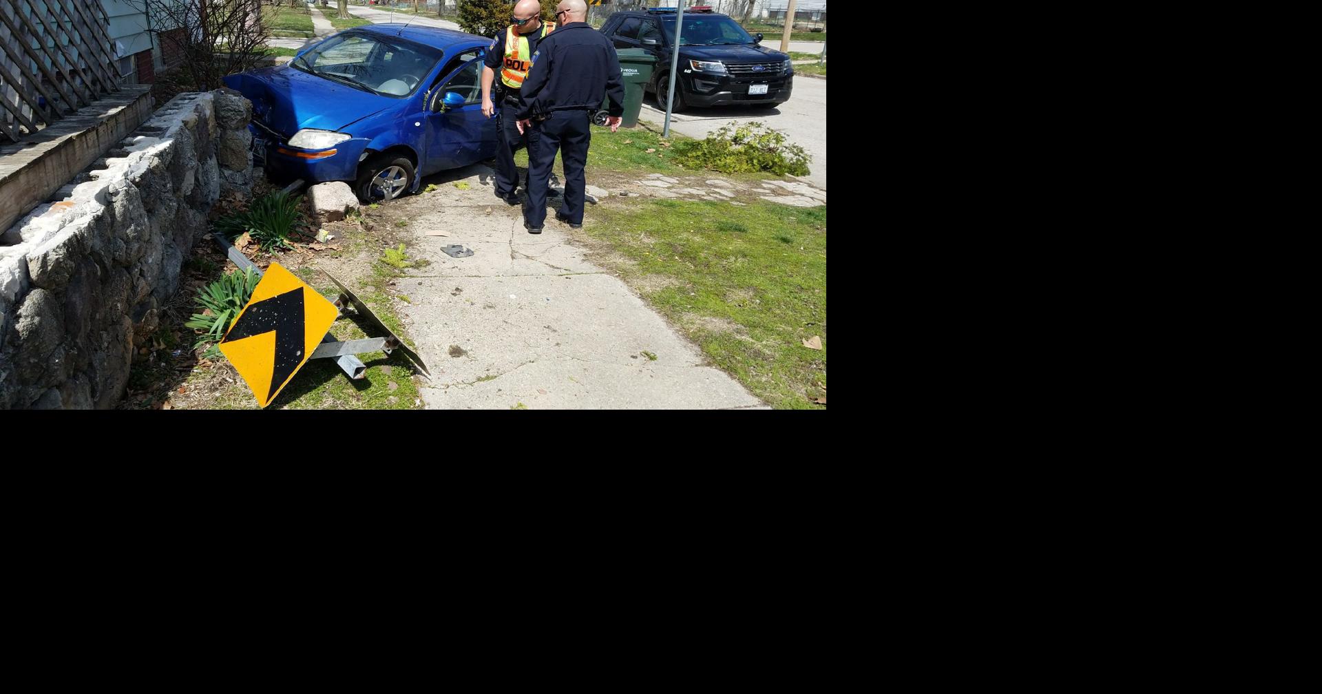 Fire department: 2 injured after car crashes through median into Decatur yard