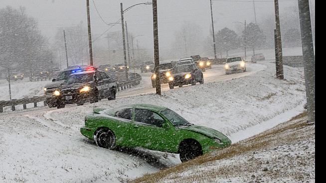 Winter storm blasts Central Illinois with snow, sleet | Local | herald ...