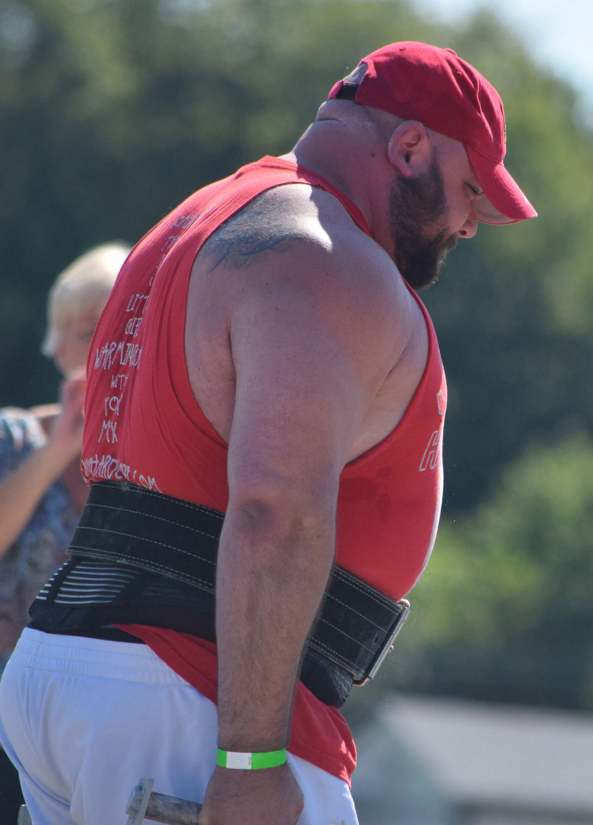 PHOTOS: Strongmen prove their power during competition