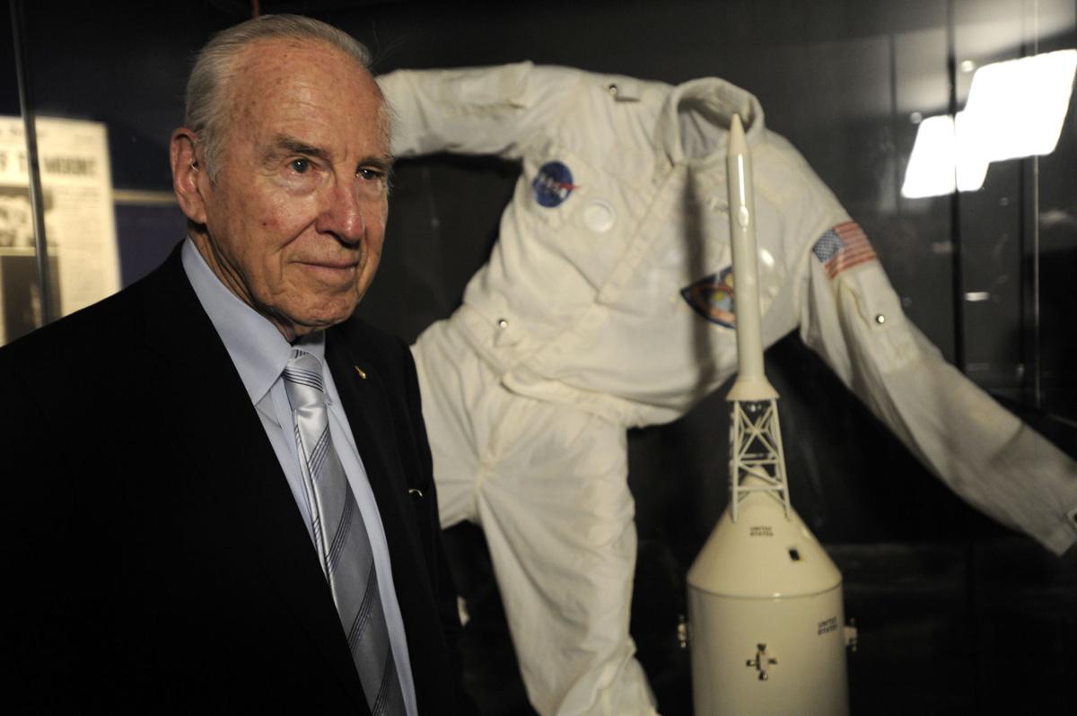 Chicagos Adler Planetarium To Honor Astronaut James Lovell