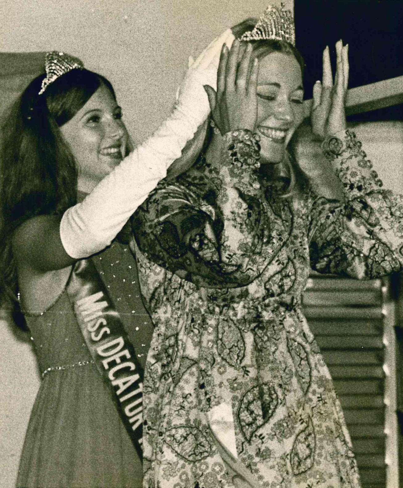 Jalynn Neiderman crowned Miss Illinois Fair Pageant queen