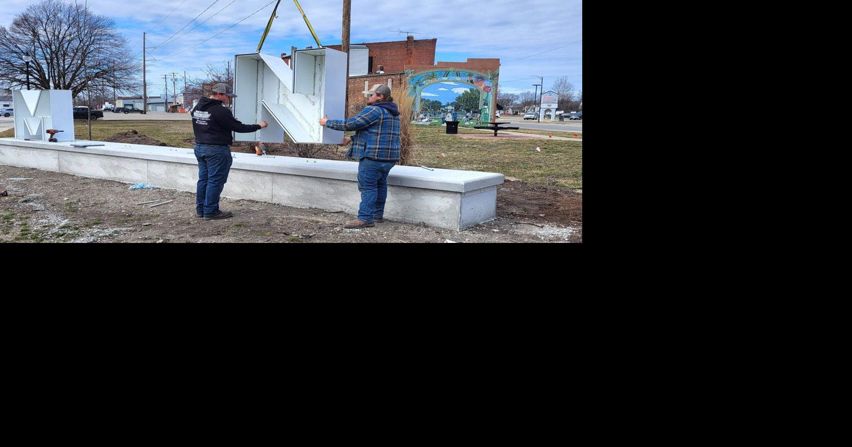 Photos: New Mattoon welcome sign installed