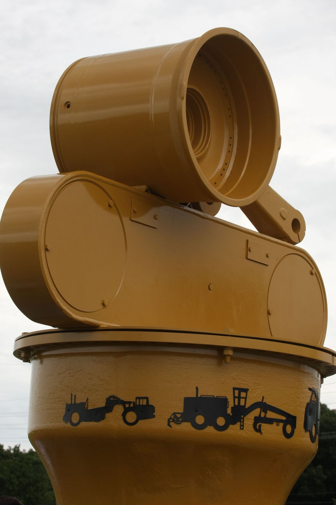 Caterpillar sculpture symbolizes Decatur's industrial heritage