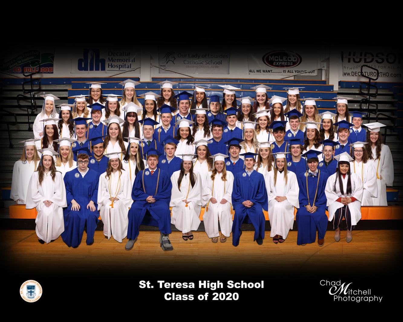 How these St. Teresa High School got a class photo while staying apart