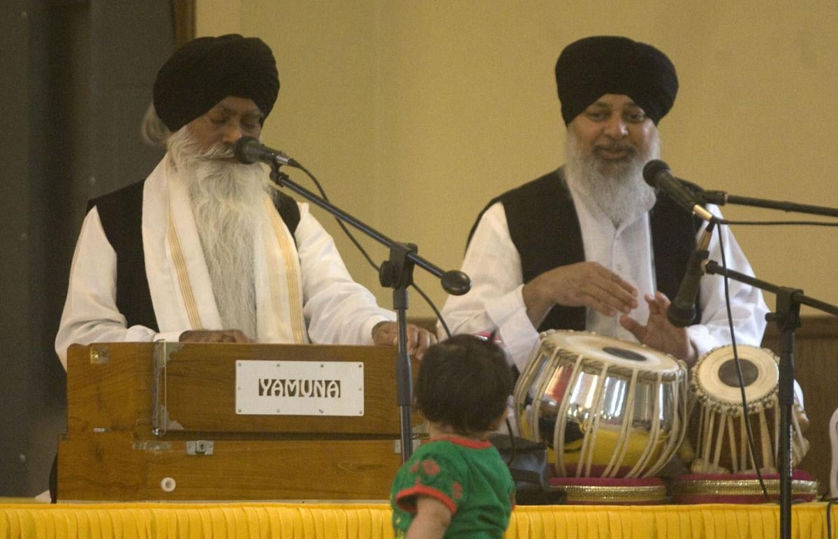 PHOTOS: Sikhs welcome community interest