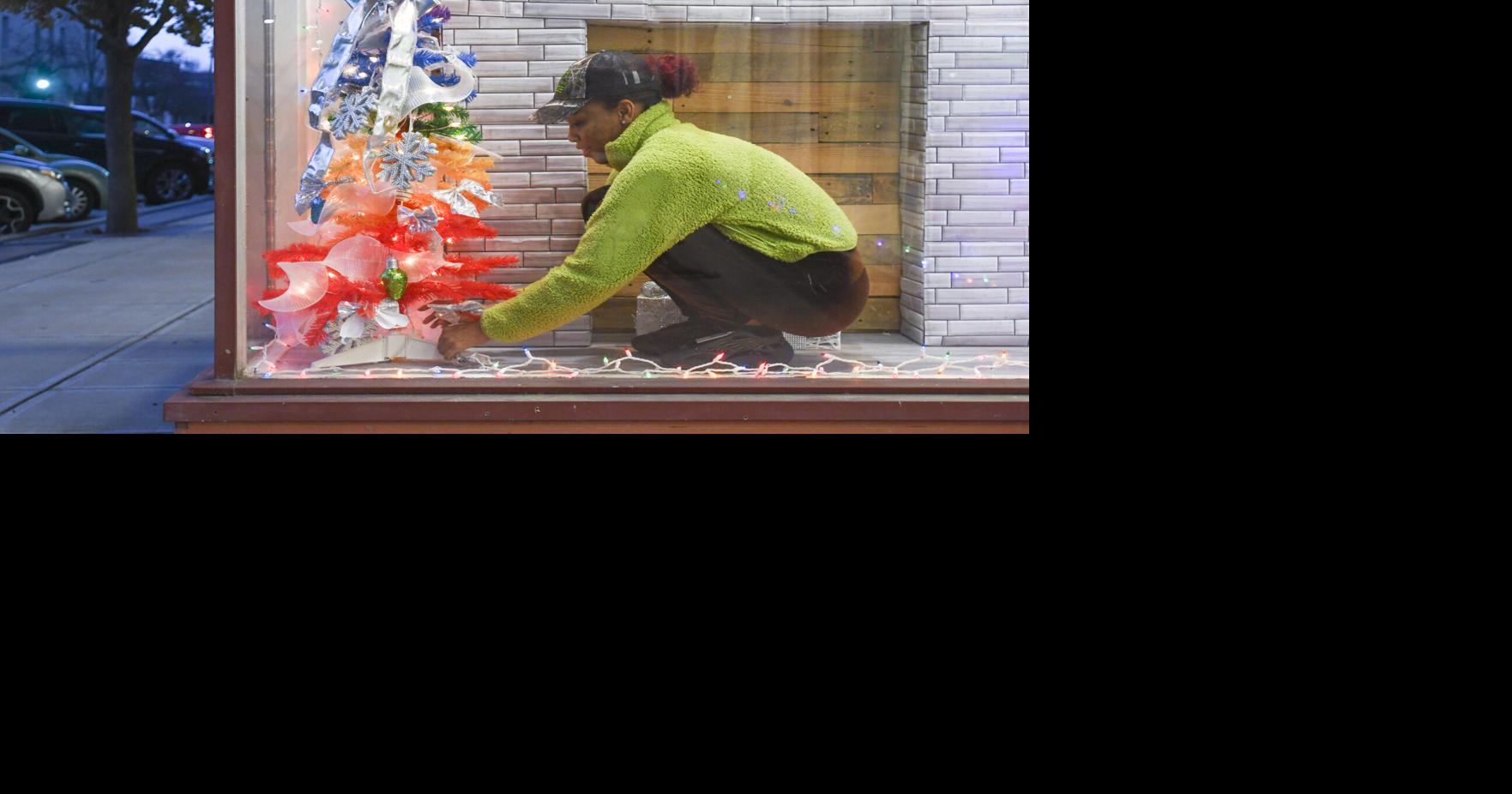 Window shopping: Decatur businesses know 'it's all about presentation'