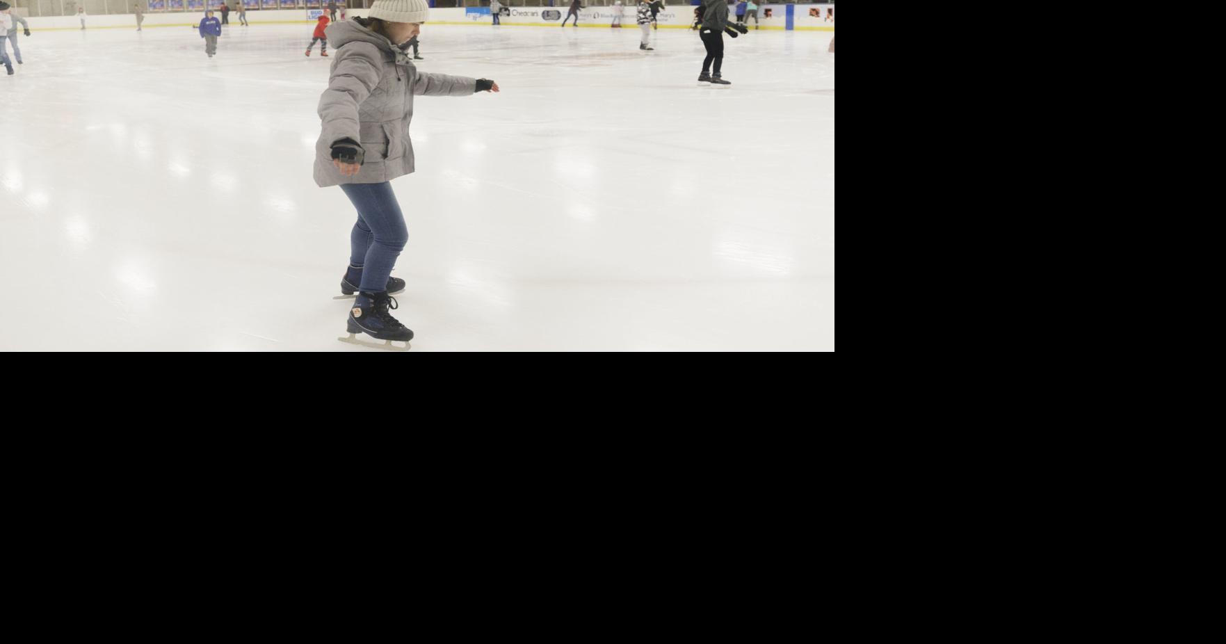 On Decatur Civic Center rink, students end winter break on ice