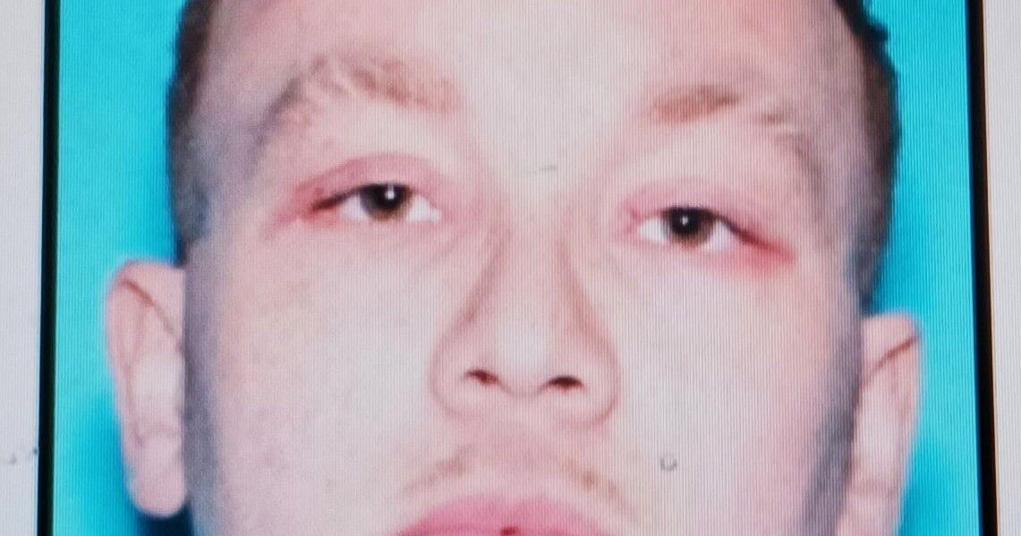 Police seek 'armed and dangerous' suspect in Decatur murder