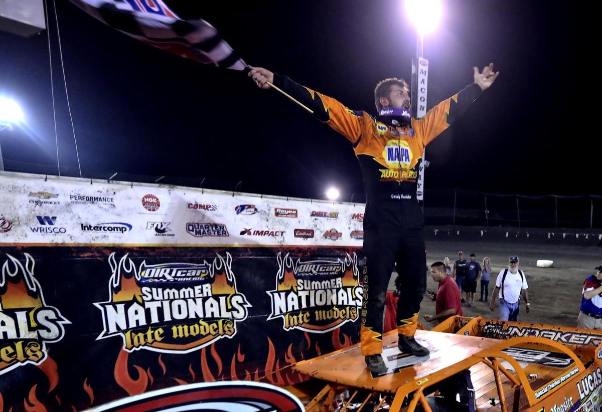 Gordy Gundaker takes late lead to win Herald & Review 100
