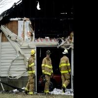 Argenta-Oreana, Hickory Point fire department battle garage blaze