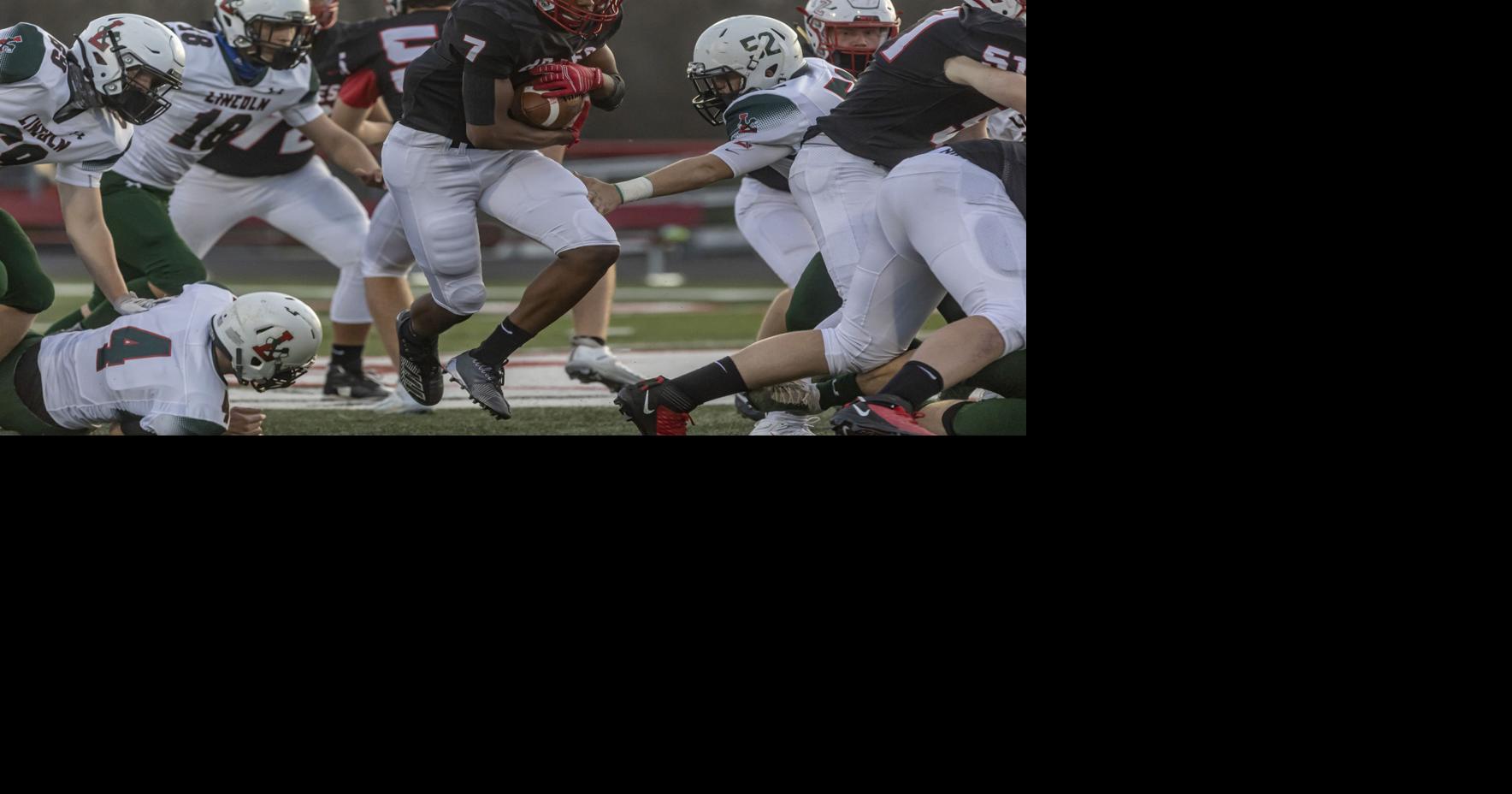 Mount Zion football scores 65 first-half points against Lincoln in victory