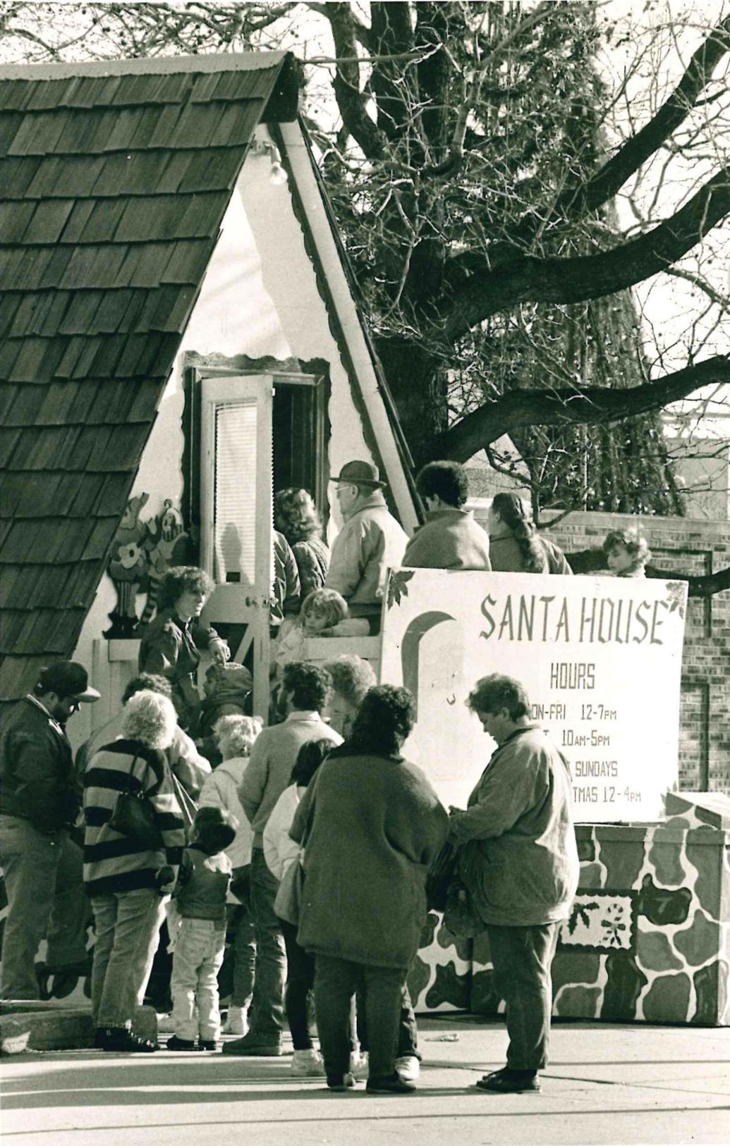 Recognize anyone? Archive photos of Christmas in Decatur