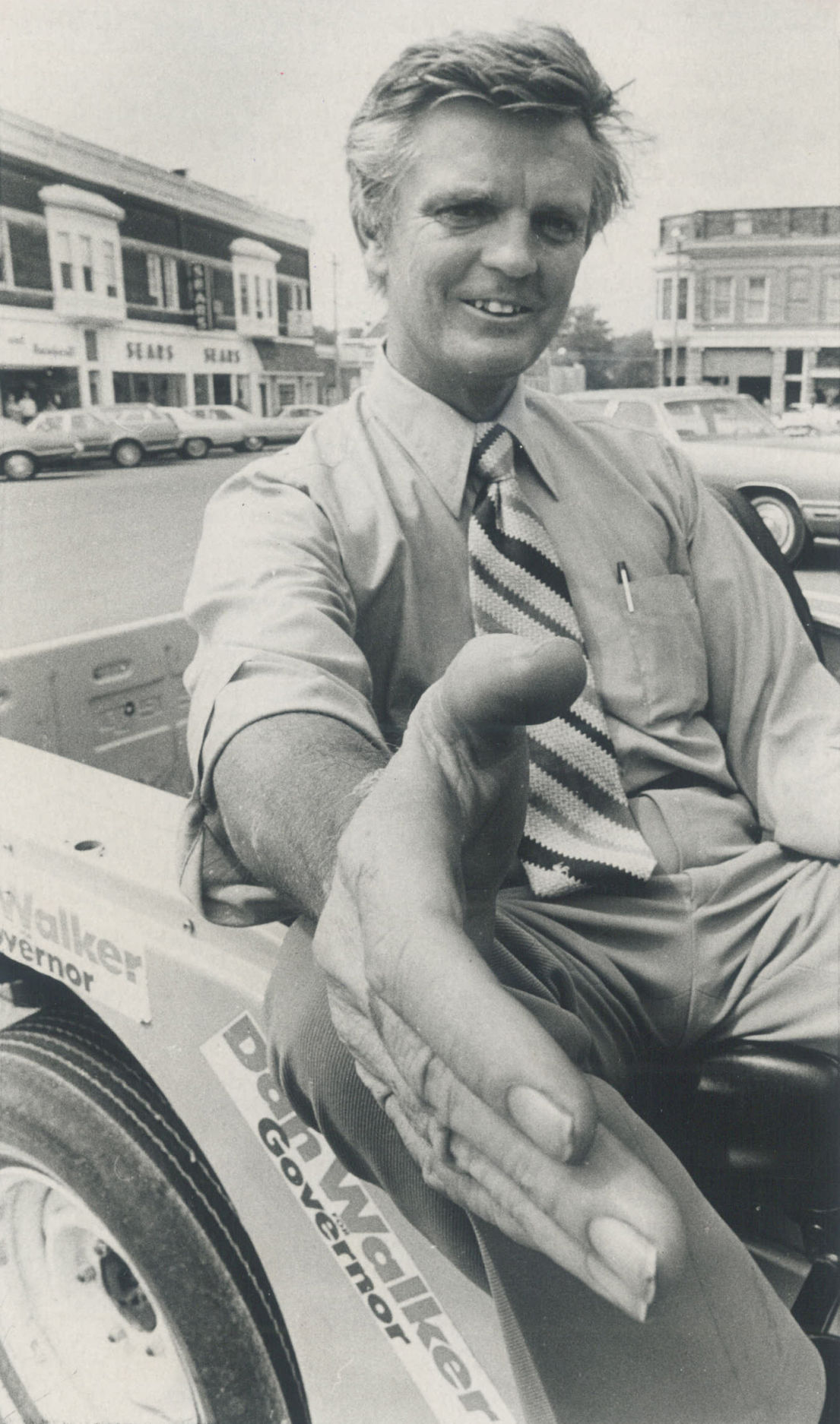 History photos: Former Illinois Gov. Dan Walker