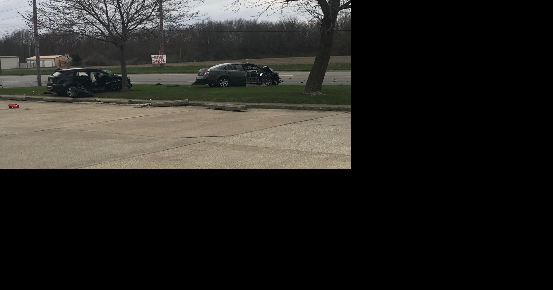 3 seriously injured in 2-vehicle crash on Mound Road in Decatur