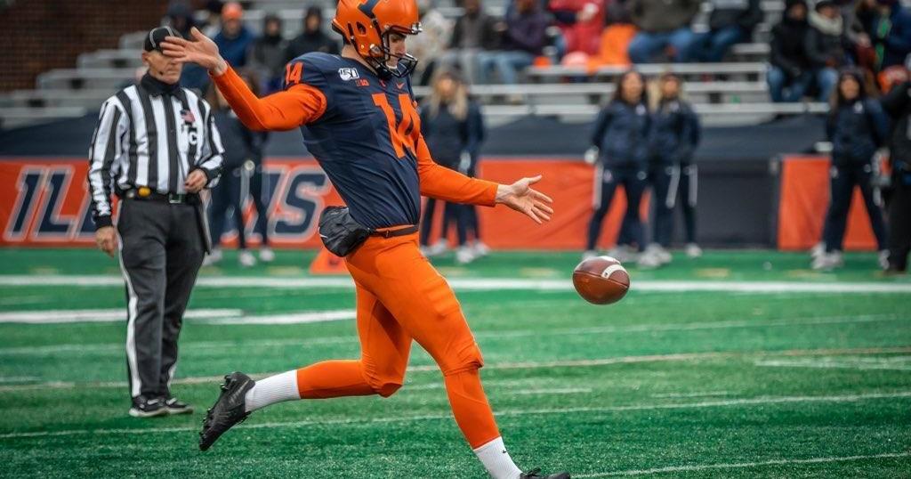 Here's why Illinois punter Blake Hayes is raising awareness and funds ...