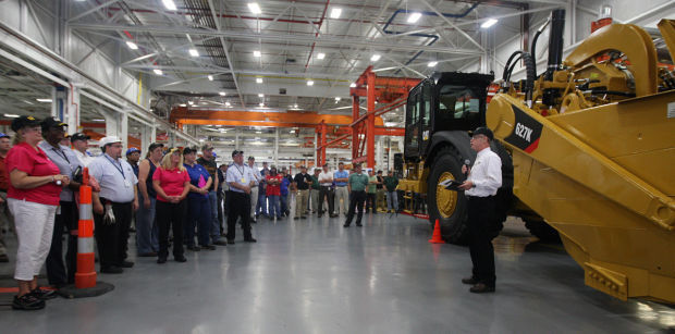 Caterpillar marks 75,000 tractor-scrapers in Decatur