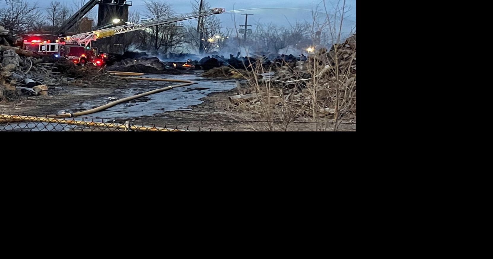 Decatur fire crews respond to fire near railroad tracks