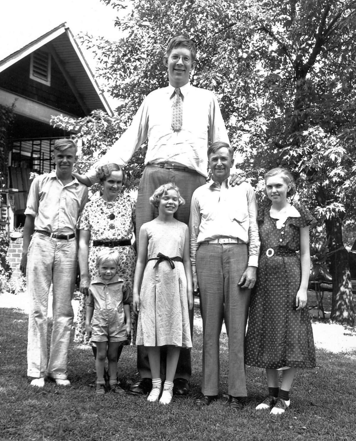 Robert Wadlow: 100 facts the gentle giant of Alton, Illinois