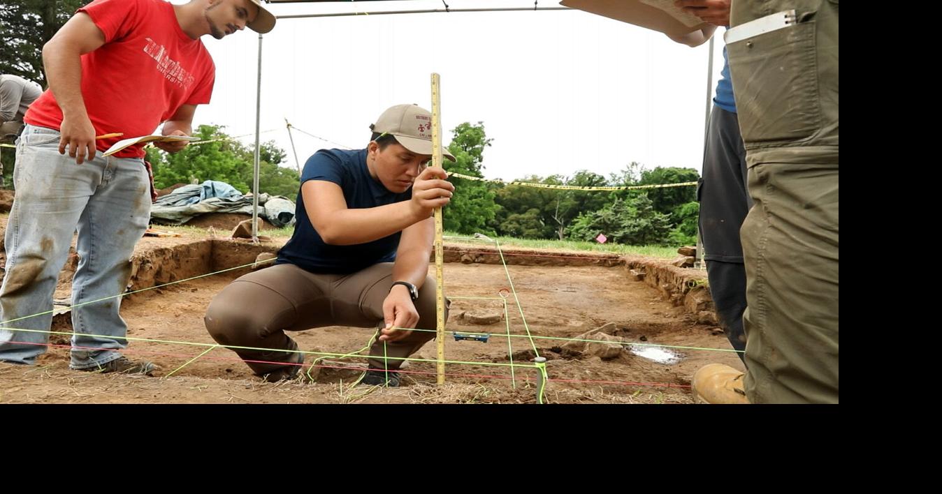 Archaeological students discover new clues at buried American fort