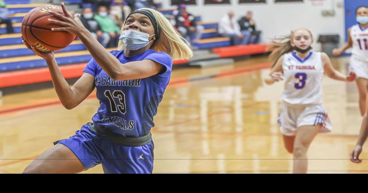 MacArthur girls basketball wins regional title over Springfield High
