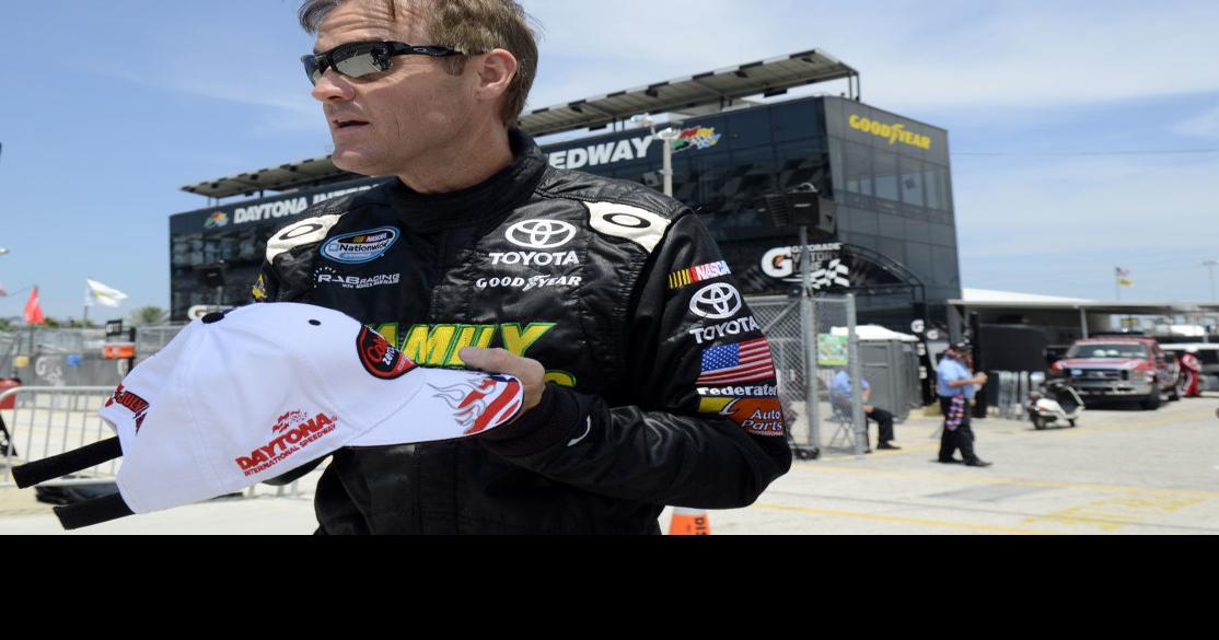 Kenny Wallace, Dakota Ewing set track records, post wins at Macon Speedway