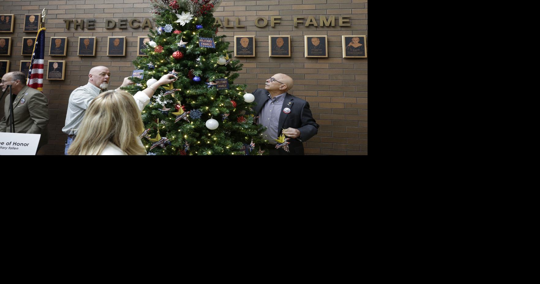 Christmas tree in Decatur Civic Center honors fallen Central Illinois ...