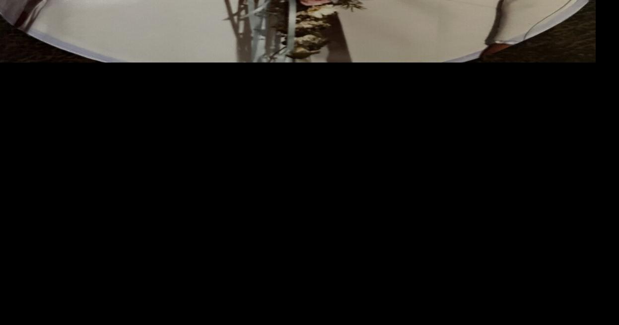 ANNIVERSARY: Mr. and Mrs. Robert Allan Dillow, 40th