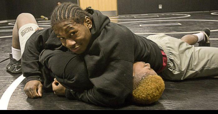 PHOTOS: Eisenhower brothers share sport of wrestling