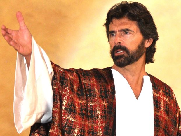 Frank Runyeon of ‘As the World Turns’ performing shows