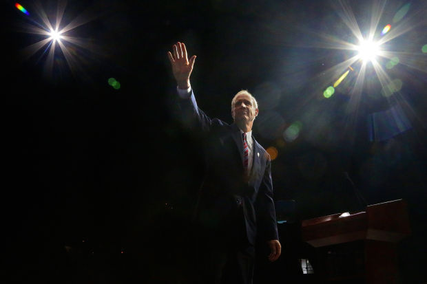 Rauner takes oath as governor; promises to shake things up