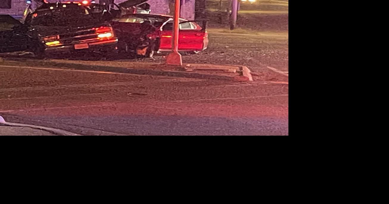 Crash diverting traffic in Decatur