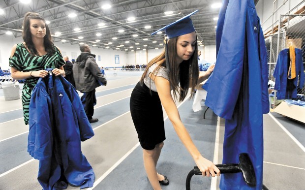 EIU grads encouraged to chase their dreams