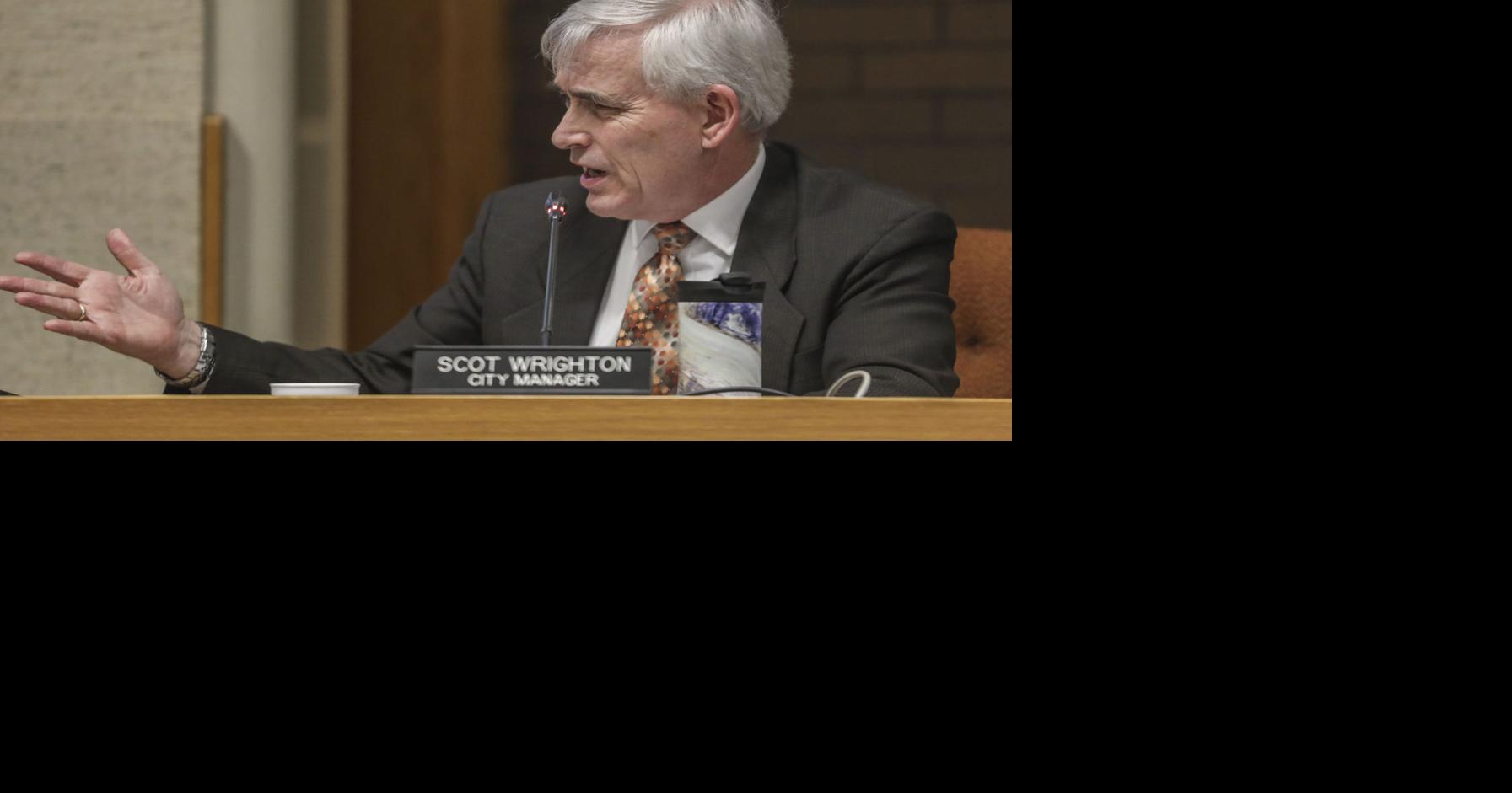 Decatur City Council approves raise for city manager Scot Wrighton