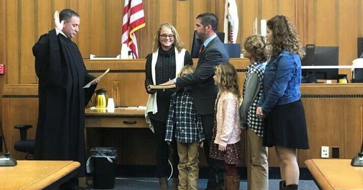 Mendenhall sworn in as new Macon County circuit judge