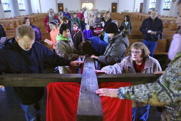 The Virgin Mary in handcuffs: How a viral image humanizes the ...