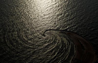 Chicago sinking slowly but persistently, Great Lakes rising