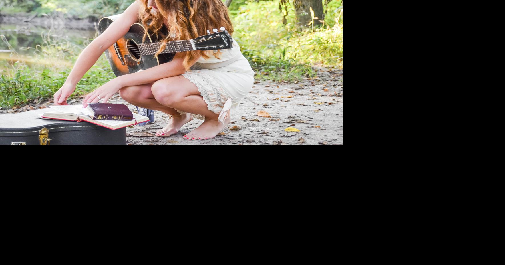 Folk singer Amy Benton finishes summer concert series