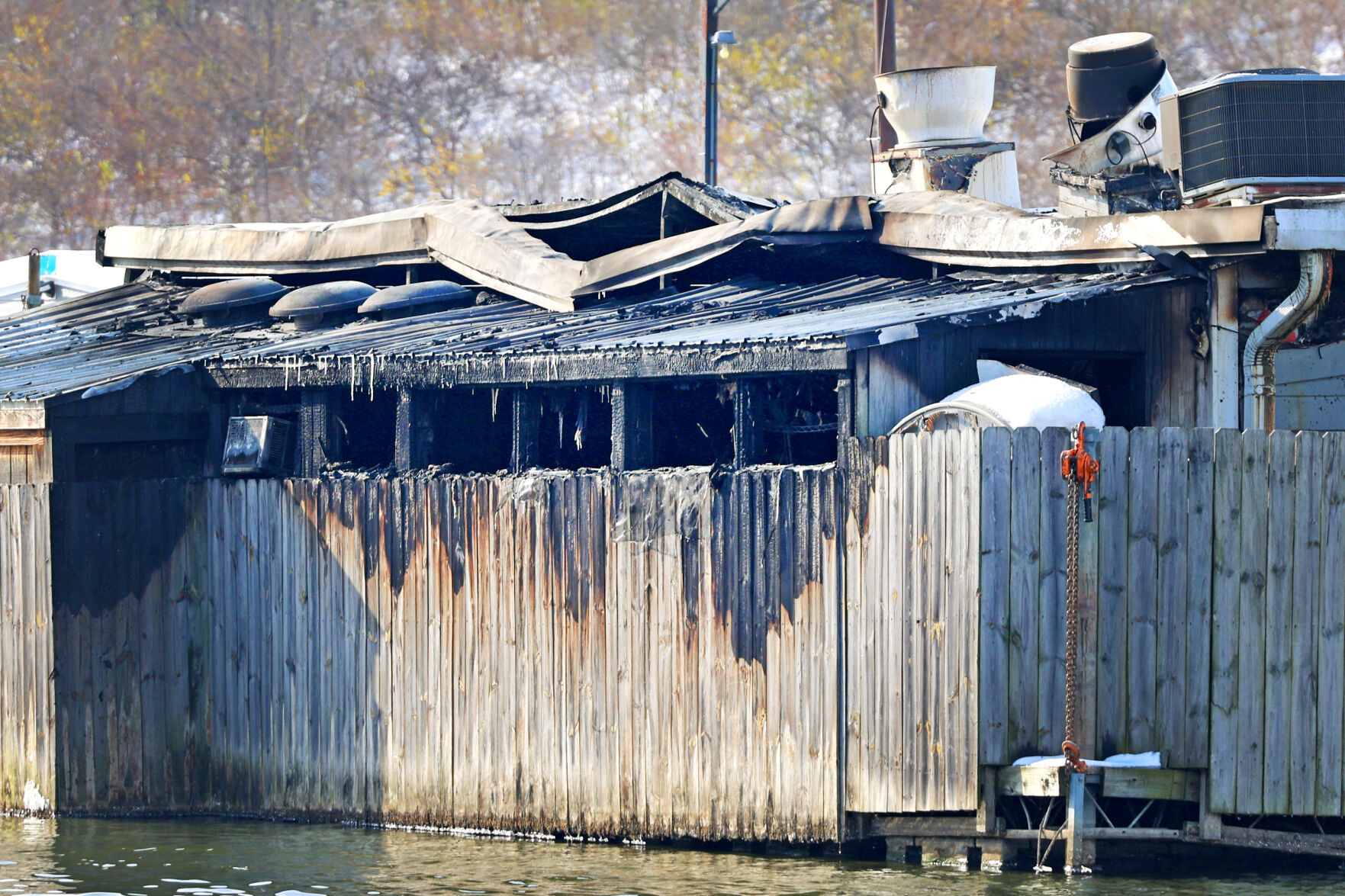 Sullivan Marina facility catches fire, no boats harmed