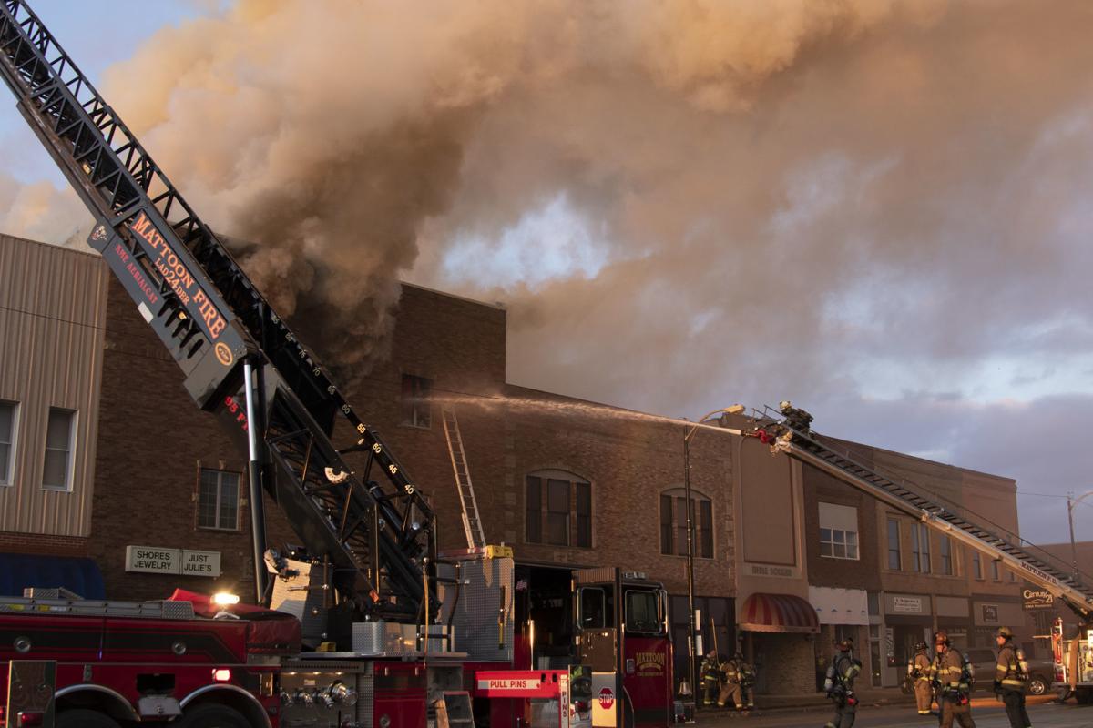 VIDEOS: Downtown Mattoon loses jewel: Fire consumes Shores Jewelry building