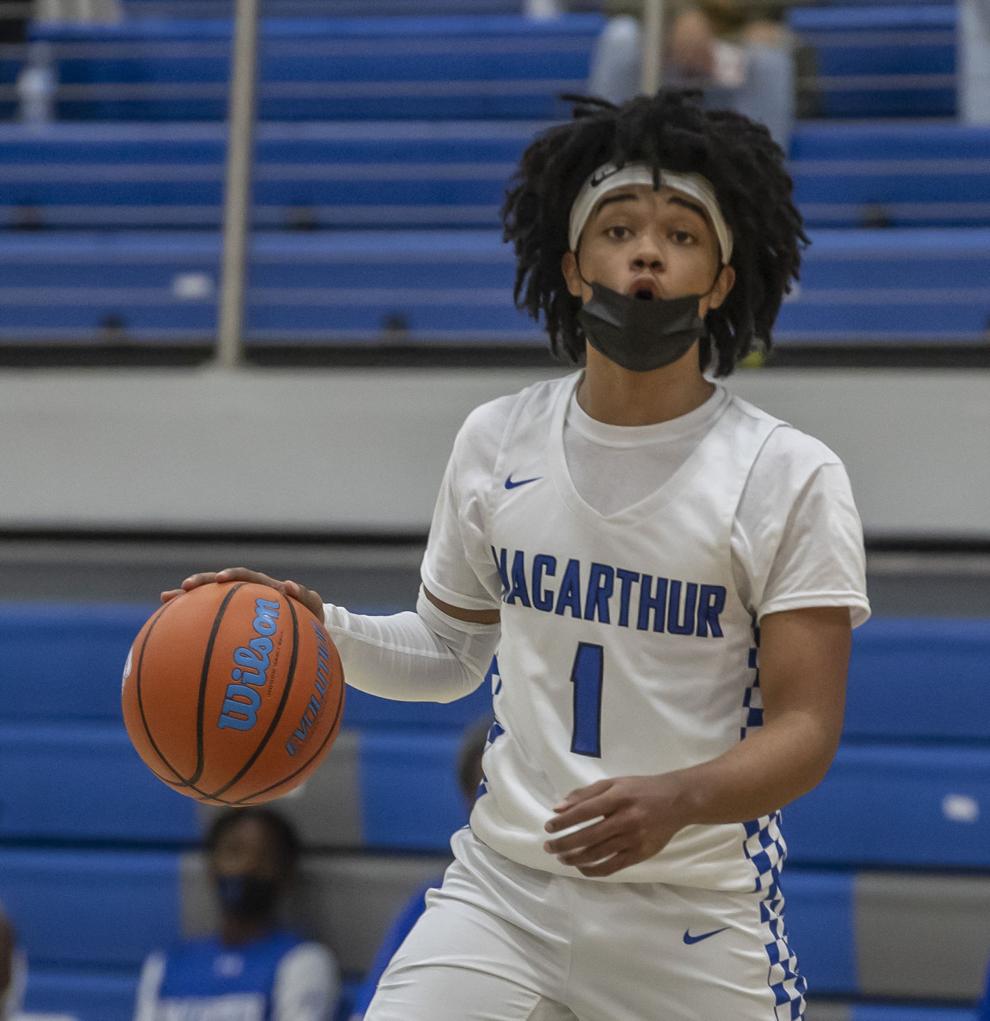 MacArthur boys' huge second half against Sacred Heart-Griffin puts ...