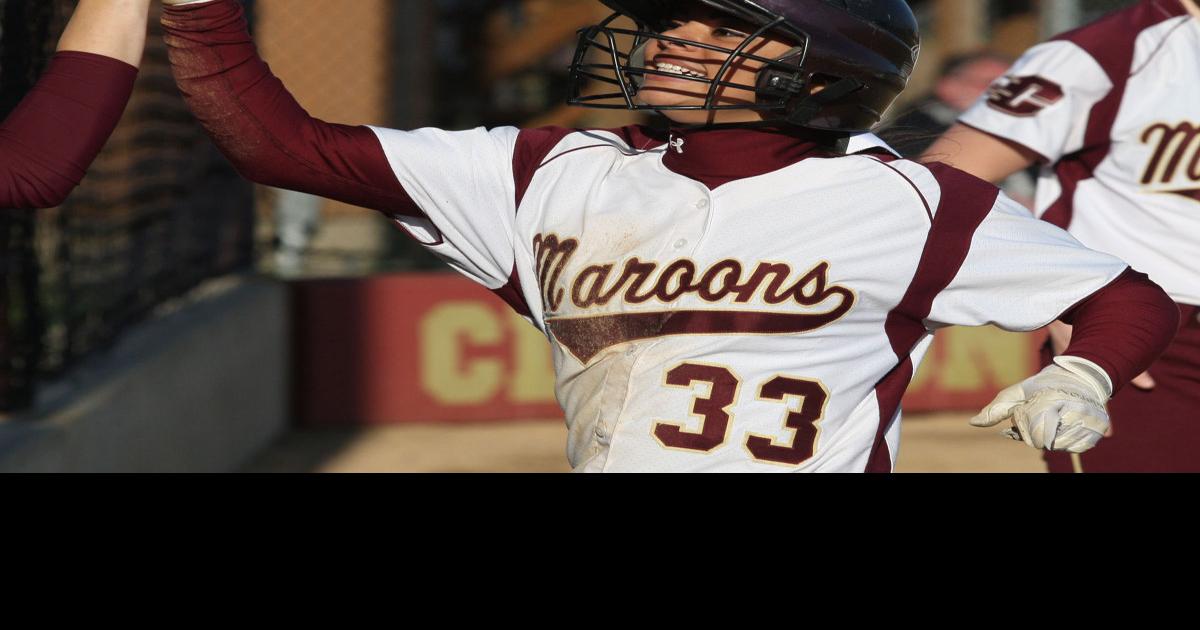 Clinton's Estes stays on target in pitcher's duel