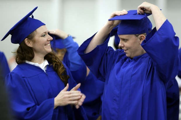 Decatur Correctional Center inmates receive education certificates from ...