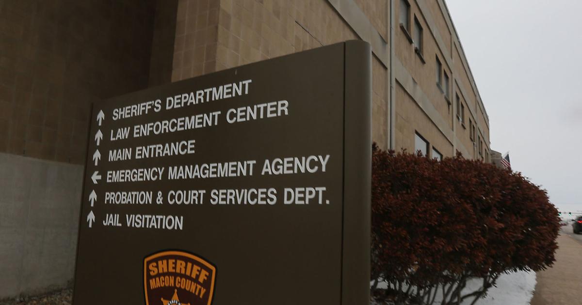 Private Investigator Inmate Charged With Indecency After Macon County Jail Sex Acts Police Say