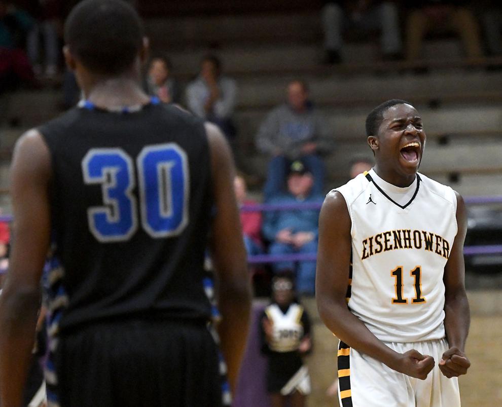 Extra Points: The best images from the 2016 boys basketball season